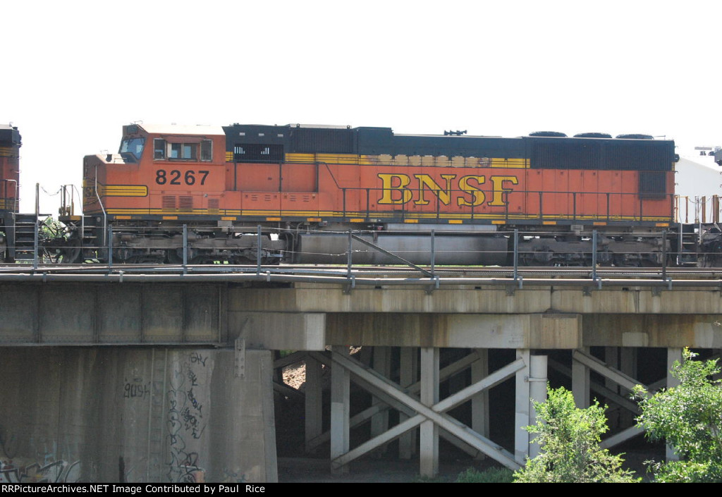 BNSF 8267